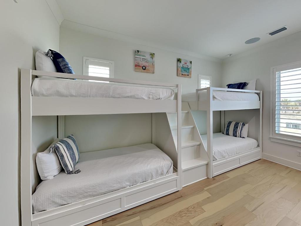 Viviana #2, Pensacola (updated prices 2026)