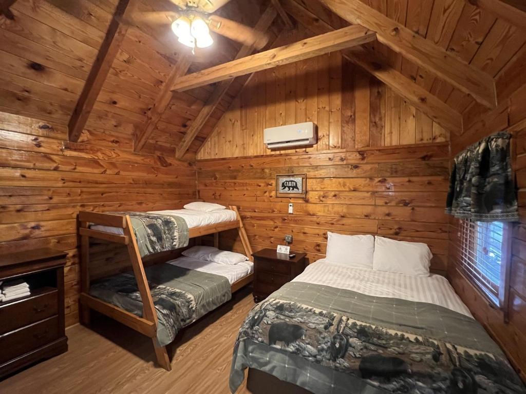 Cozy Cabin Hideaway near Smoky Mountains, Pigeon Forge (updated prices ...
