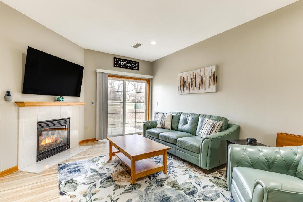 Lake Mills Retreat 1 Mi to Beaches and Dining!, Lake Mills (updated ...