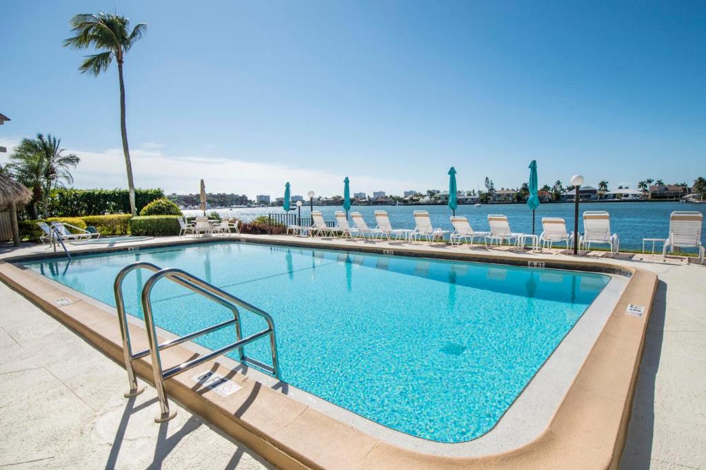 Bayside Club 207, Marco Island (updated prices 2025)