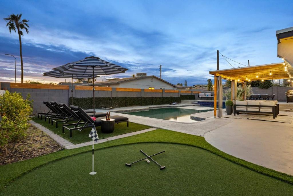 Desert Dreaming - Old Town Spa Pool & Putt, Scottsdale (updated prices ...