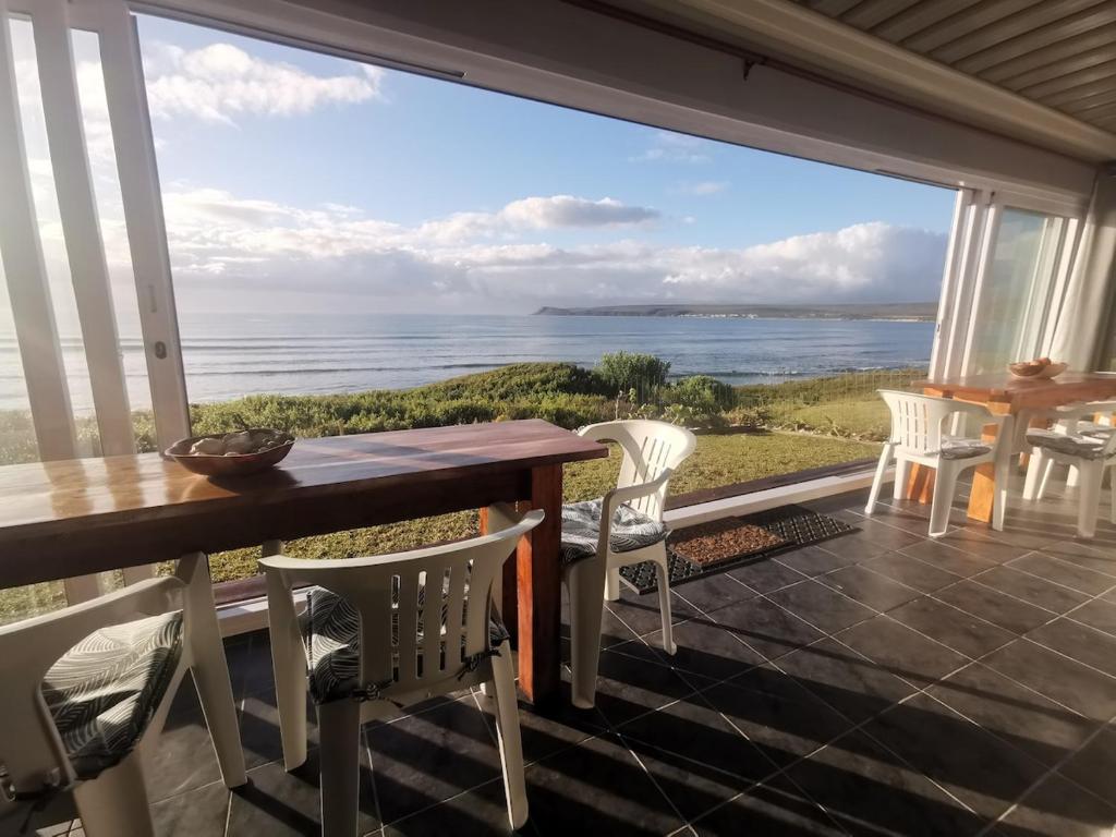 Happy Place - Beachfront House, Witsand, Witsand (updated prices 2025)