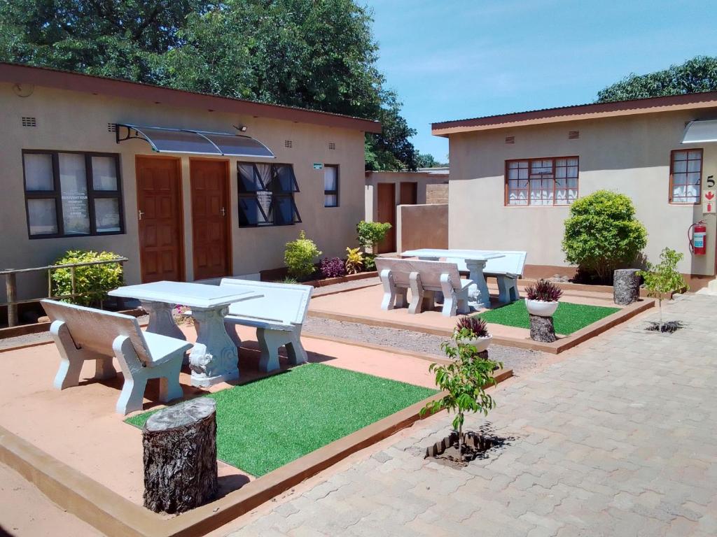 African Apartments Inn, Kasane Airport (updated prices 2025)