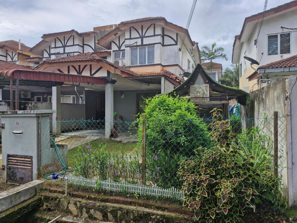 Homestay Saujana Utama, Sungai Buloh (precios actualizados 2025)