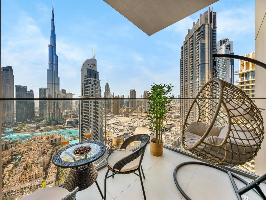 New! Panoramic Burj Khalifa Views at Burj Royale, Dubái (precios ...
