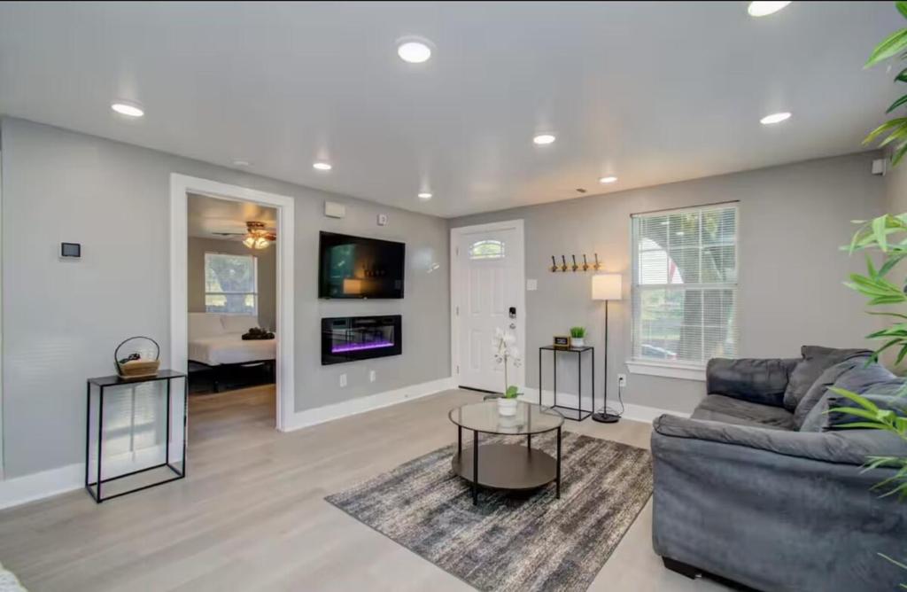 Two-Bedroom Townhouse in Downtown Houston, Houston (updated prices 2026)