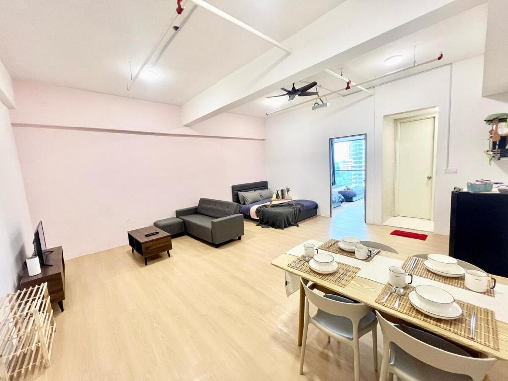 G9 Sunway Geo Avenue Next to Medical Center 8pax, Subang Jaya ...