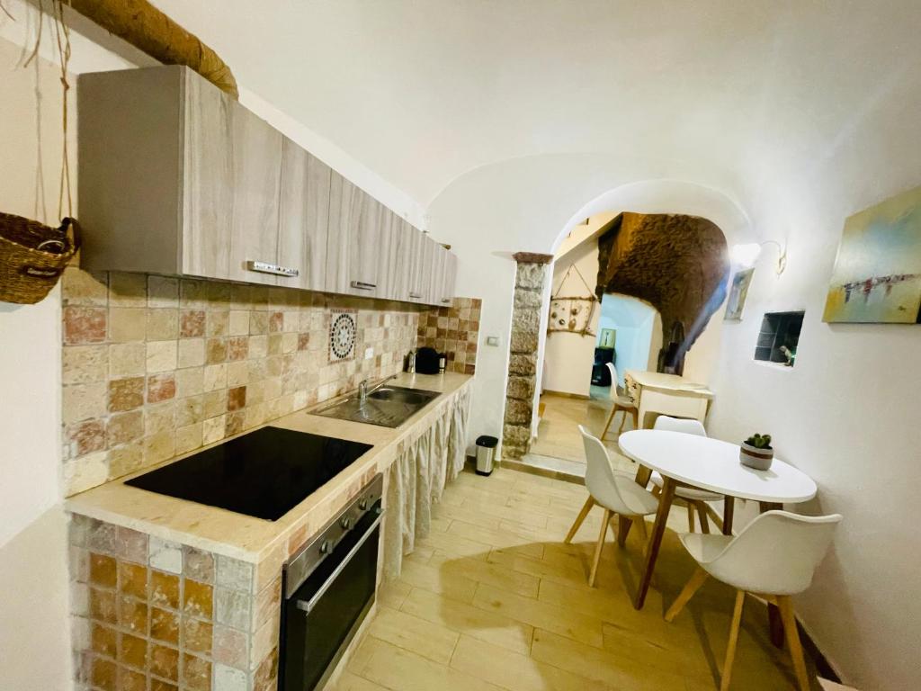 Domo Mea Authentic and modern at the castle, Bosa (updated prices 2026)