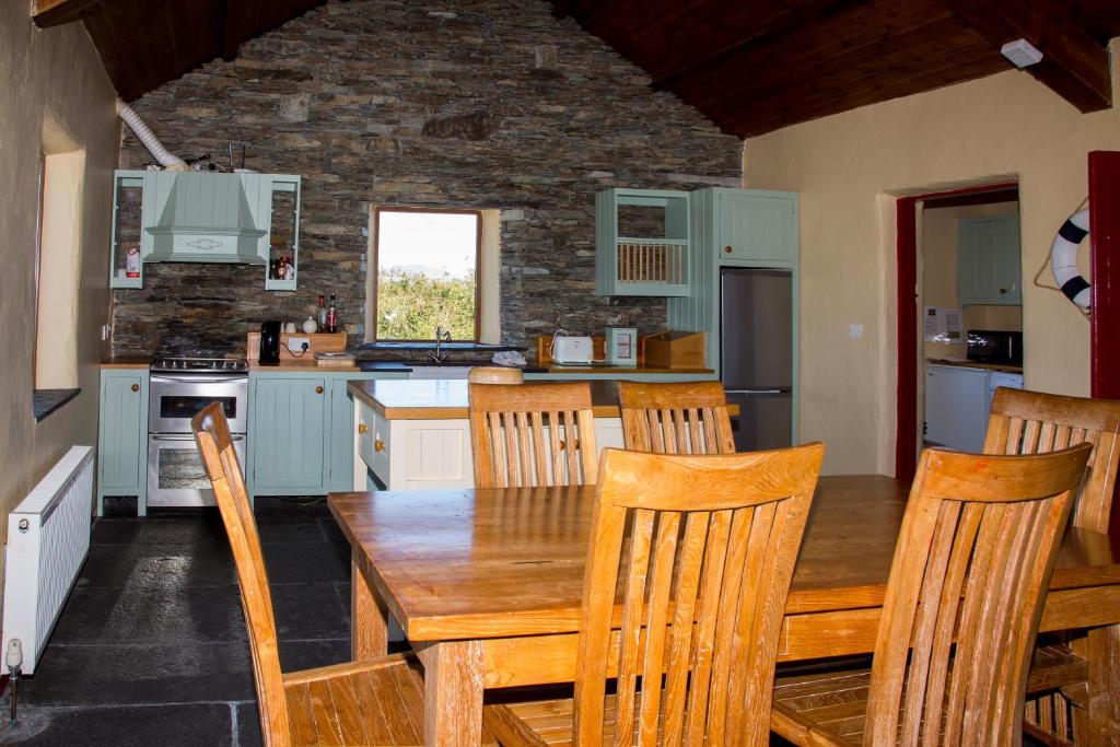 Old Stones Cottage, Portmagee (updated prices 2026)