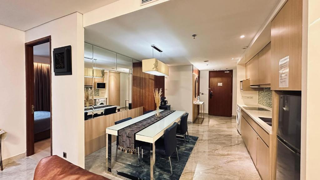 The H Tower Rasuna Suites Kuningan Jakarta By Villaloka, Jakarta ...