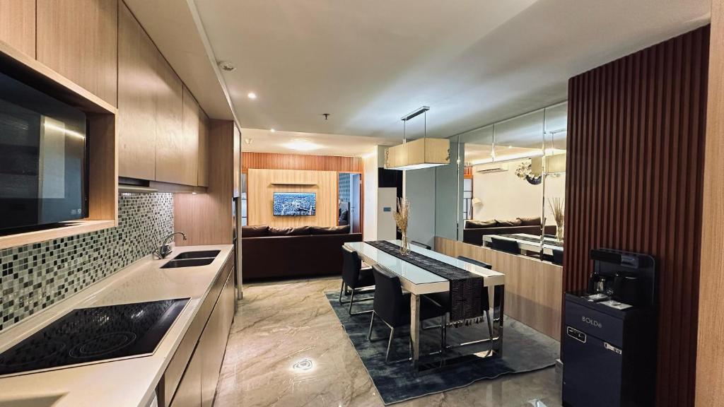 The H Tower Rasuna Suites Kuningan Jakarta By Villaloka, Jakarta ...