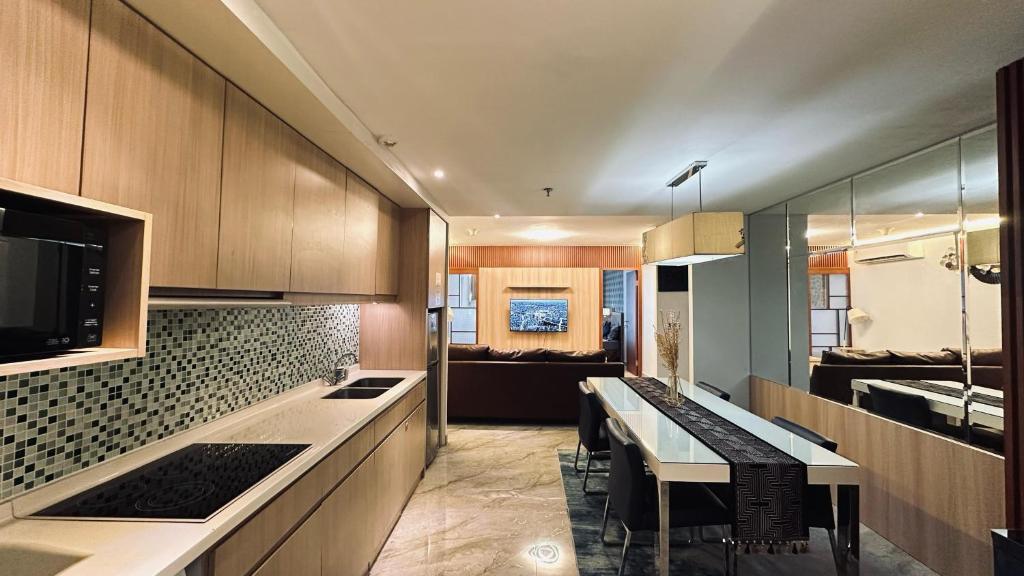 The H Tower Rasuna Suites Kuningan Jakarta By Villaloka, Jakarta ...