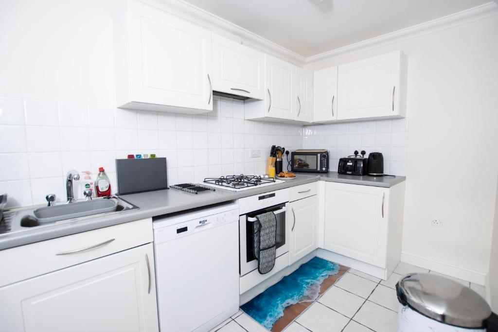 Bishybarnabee lodge, Colney (updated prices 2026)