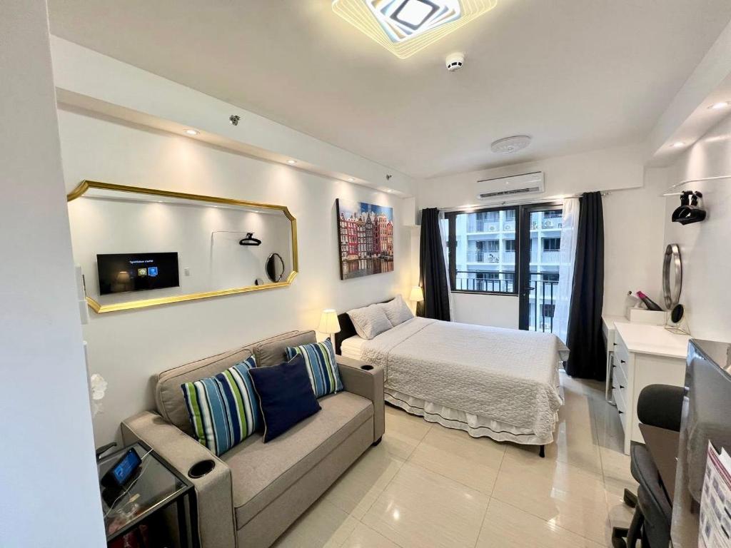 The Grand Staycation at MOA - Unit 7102 Hotel-like, Manila (updated ...