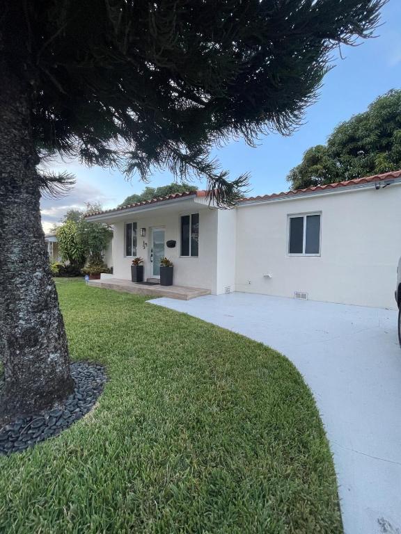 Beautiful House in Coral Gables FL, Miami (updated prices 2026)