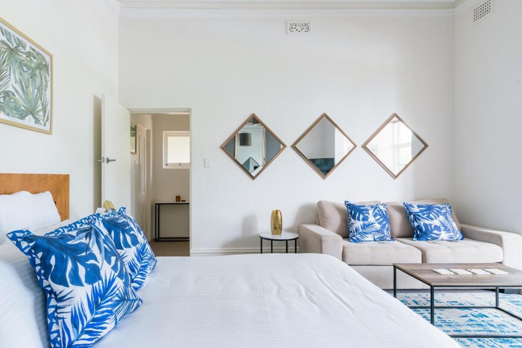 Sun Drenched Ground Floor Studio with Patio, Sydney (updated prices 2026)