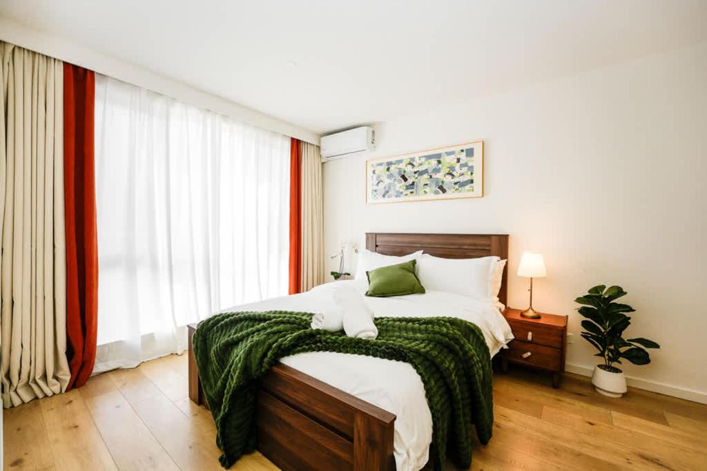 Modern Tri-Level Retreat, Keysborough (updated prices 2025)