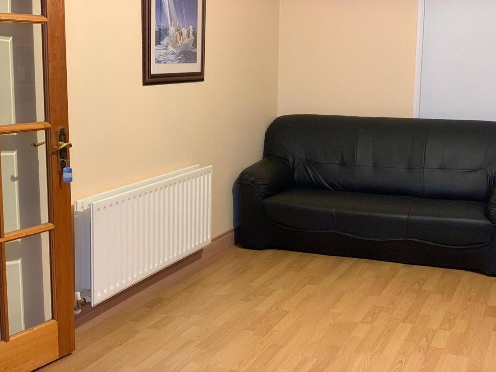 Room in House - Two rooms total 5 persons max, Phibblestown (updated ...