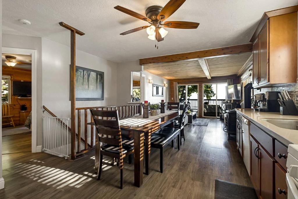Gorgeous Secluded Cabin with Amazing Views in Lake Almanor, California ...