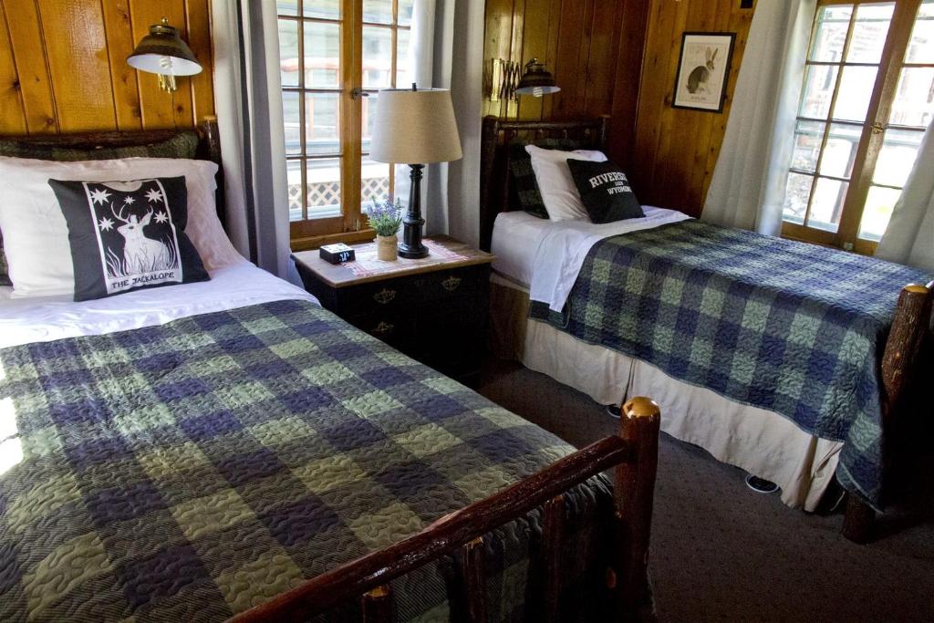 Tiny Cabin Perfect an Individual Escape with BBQ in Riverside, Wyoming ...