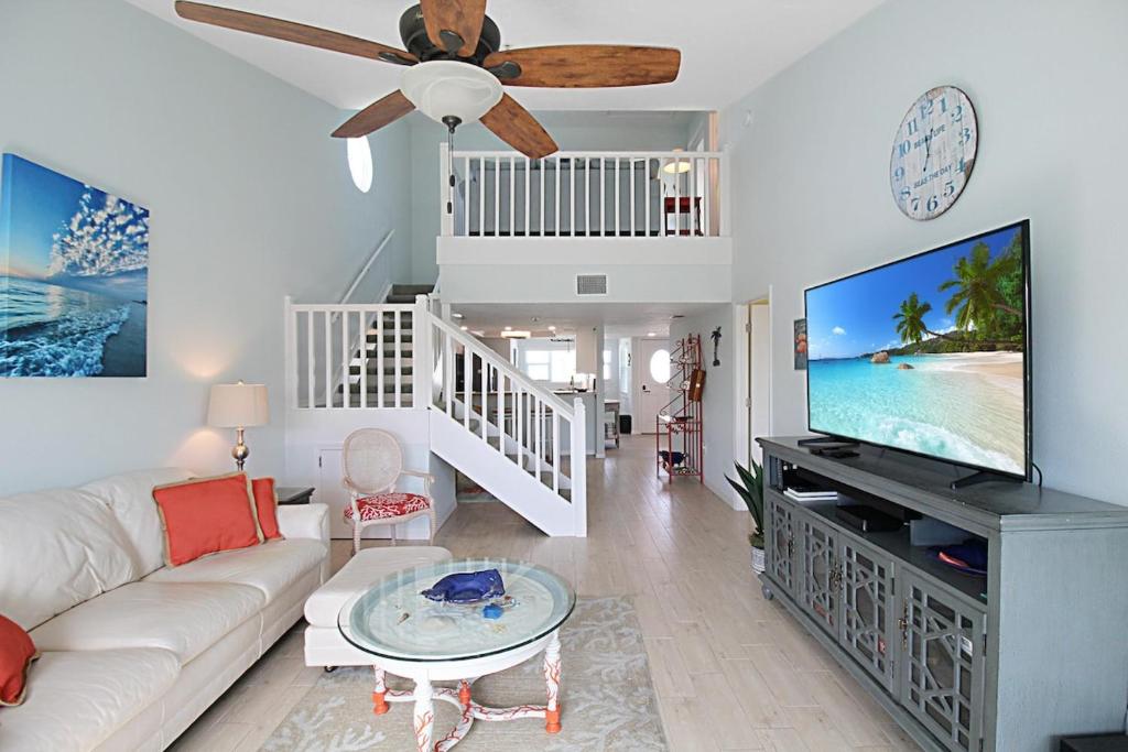Lakefront Siesta Key Condo With Beach Access, Siesta Key (updated ...
