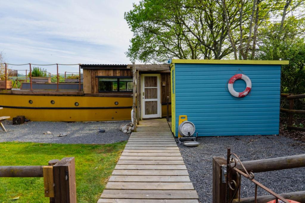 Swallowfield Glamping-Unsinkable, Yeovil (updated prices 2026)