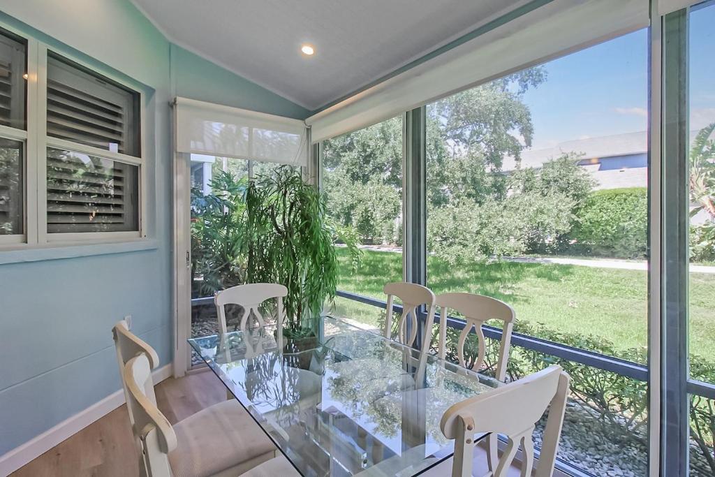 Updated 2BR Siesta Key condo with private beach access, Siesta Key ...