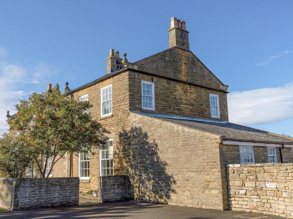 Apartment 1 Sneaton Hall, Sneaton (updated prices 2026)