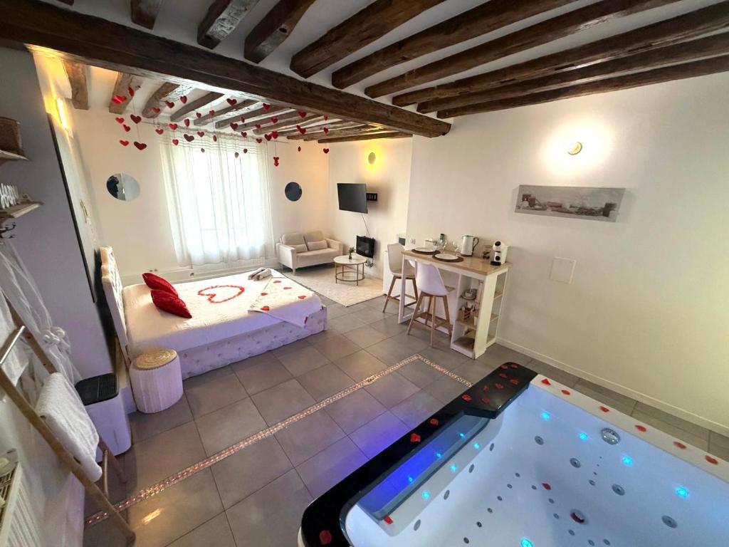 Studio moderne avec jacuzzi, Aubervilliers (precios actualizados 2025)