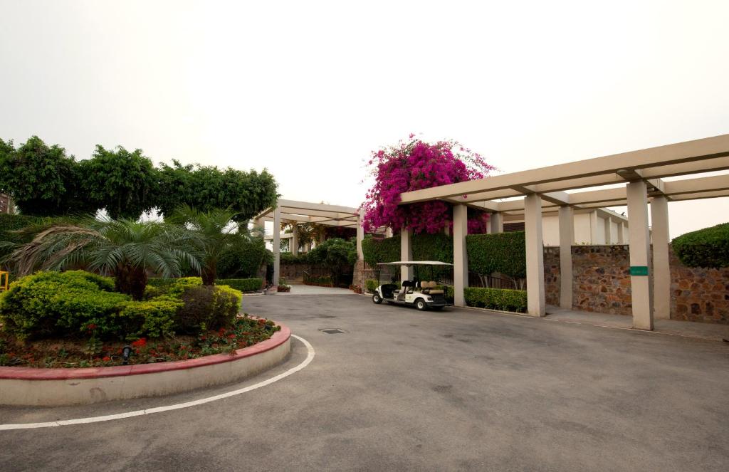 Lemon Tree Hotel, Tarudhan Valley, Manesar, Gurgaon (updated prices 2025)