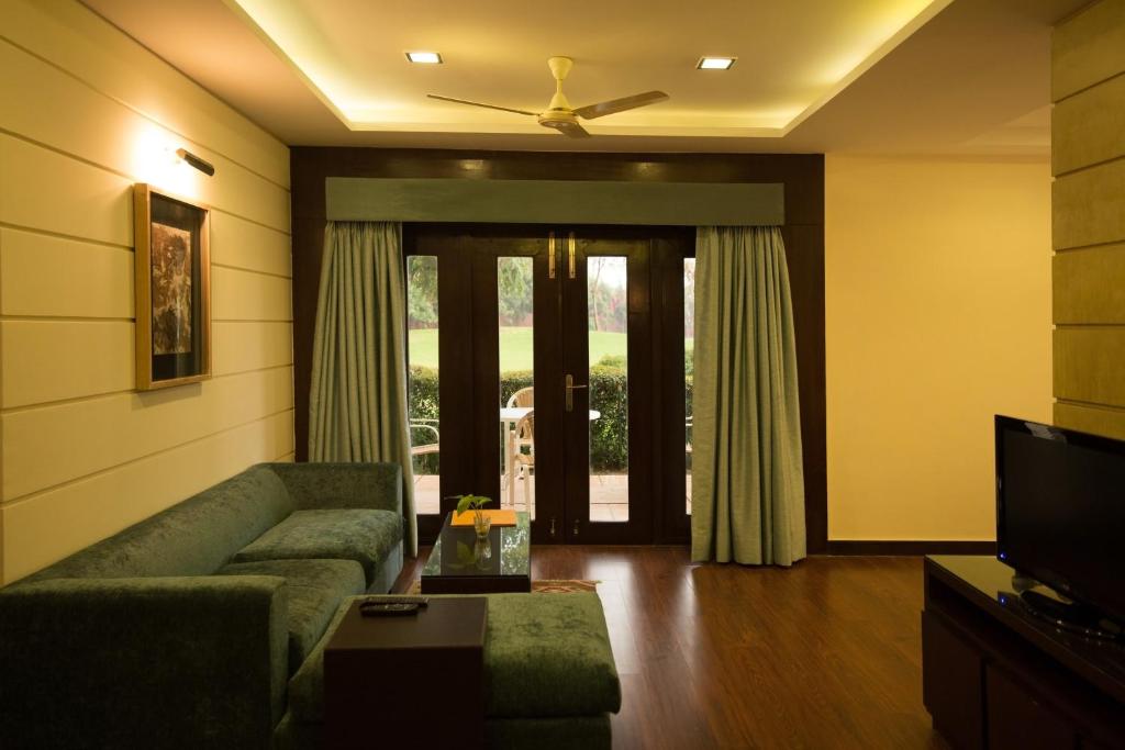 Lemon Tree Hotel, Tarudhan Valley, Manesar, Gurgaon (updated prices 2025)