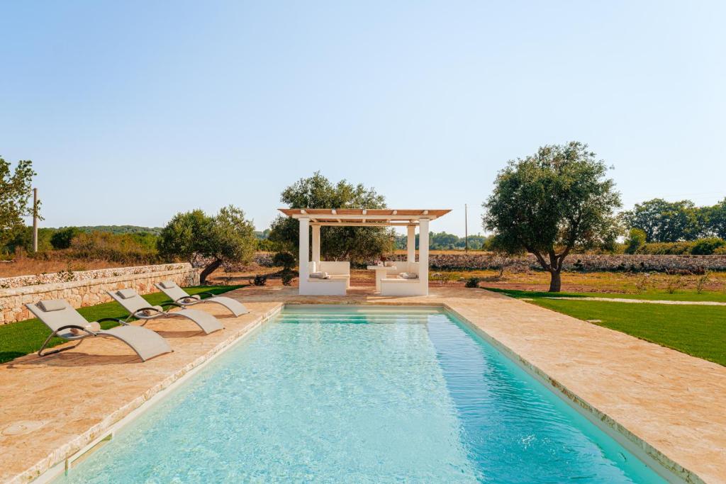 HelloAPULIA Trulli Pumo Bianco - Private Pool, Stone Patio & English ...