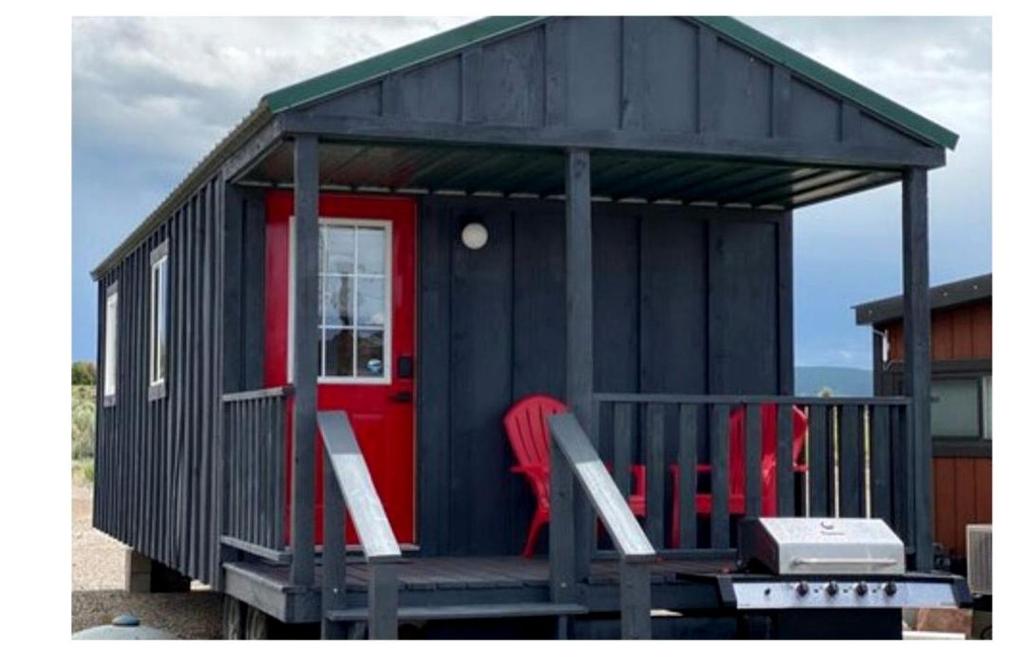 Remote Tiny House makes for a Brilliant Colorado Getaway, Meeker ...