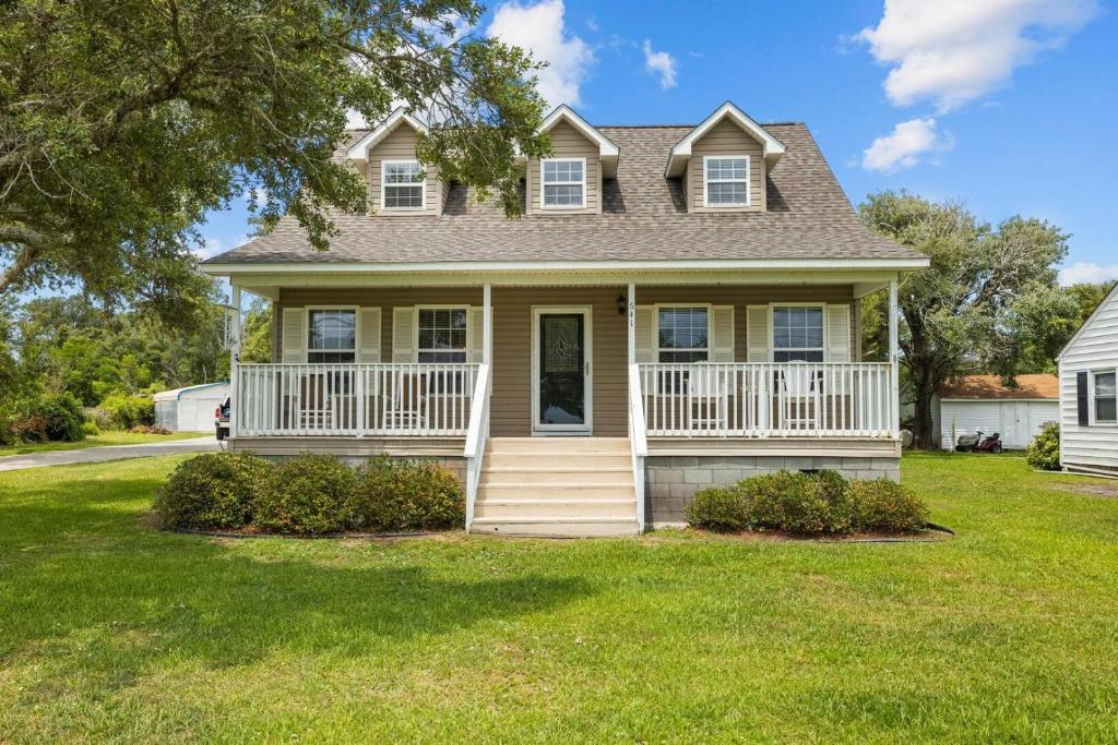 High Tider home, Harkers Island (updated prices 2025)