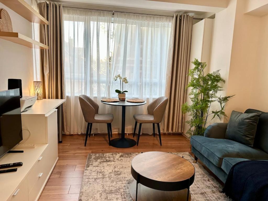 Beautiful Studio Flat Chiswick, London (updated prices 2026)