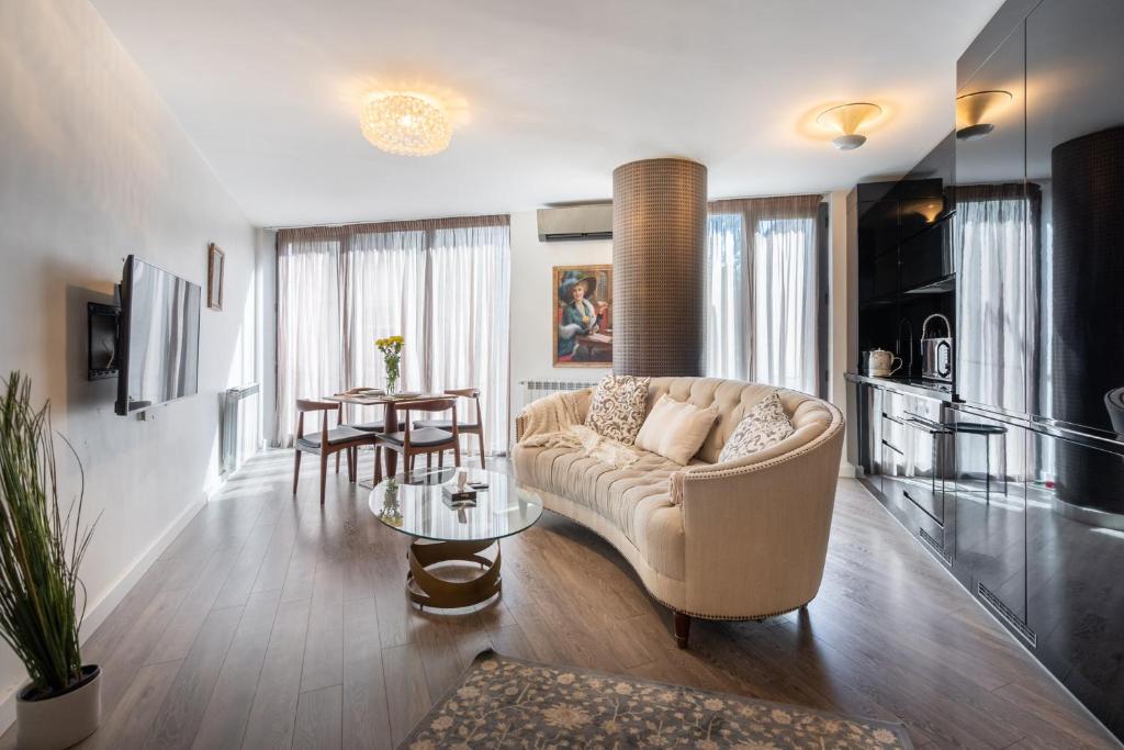 Arcadia Center New Build, Bucharest (updated prices 2025)