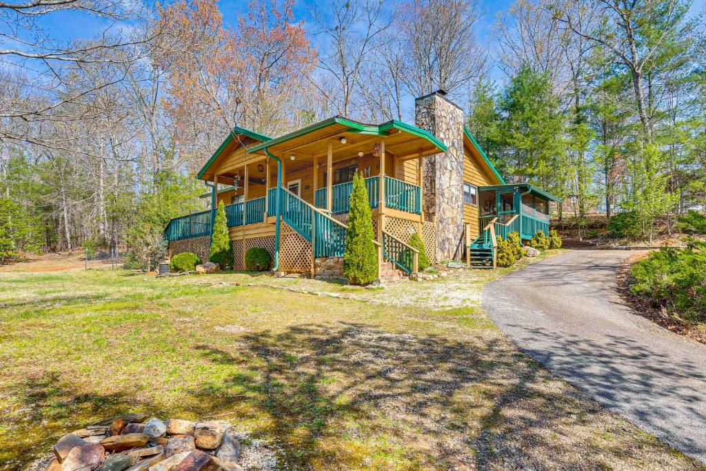 Murphy Cabin with Deck, Grill and Private Pond!, Murphy (updated prices ...