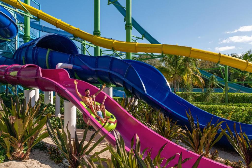 Generations Riviera Maya Family Resort Catamaran, Water Park, All ...