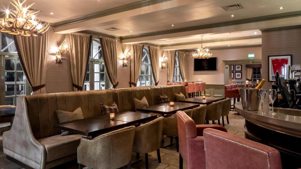 Mottram Hall, Macclesfield (updated prices 2025)