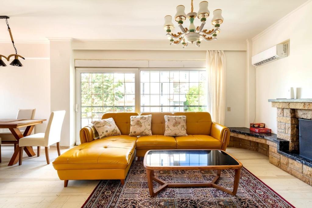 Marousi - elegant duplex, Athens (updated prices 2025)