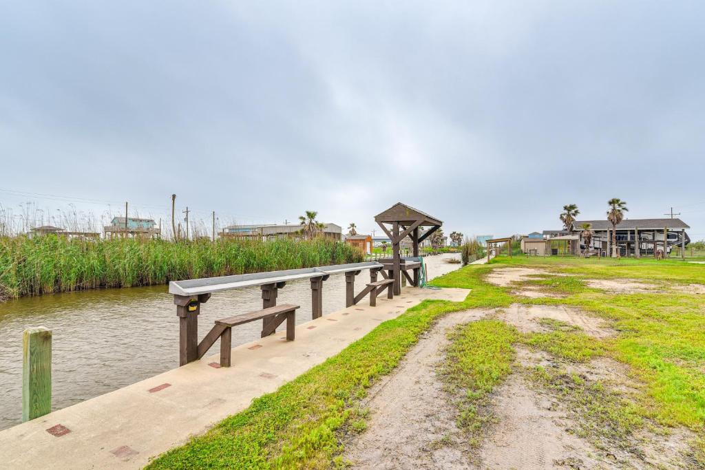 Canal-Front Coastal Getaway in Gilchrist with Deck, Gilchrist (updated ...