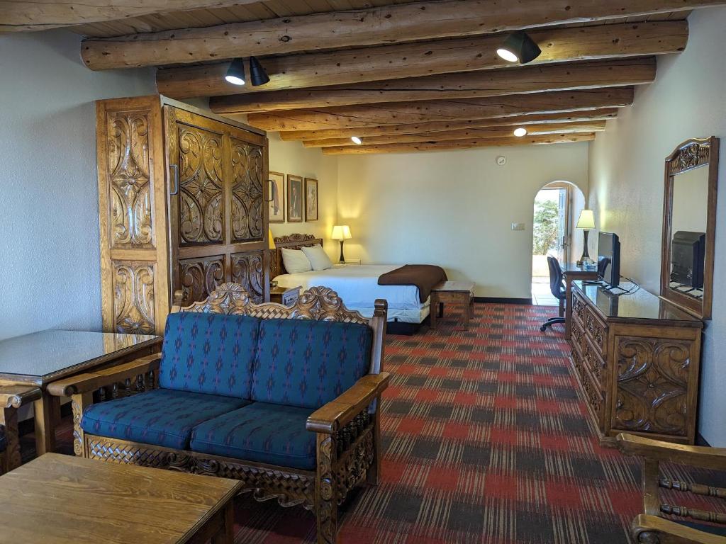 Sagebrush Inn & Suites, Taos (updated prices 2025)