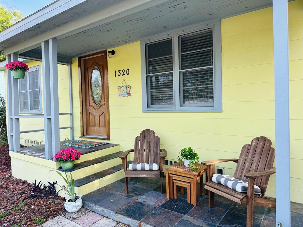 Coastal Escape - Downtown Palm Harbor - Minutes to Beaches, Palm Harbor ...