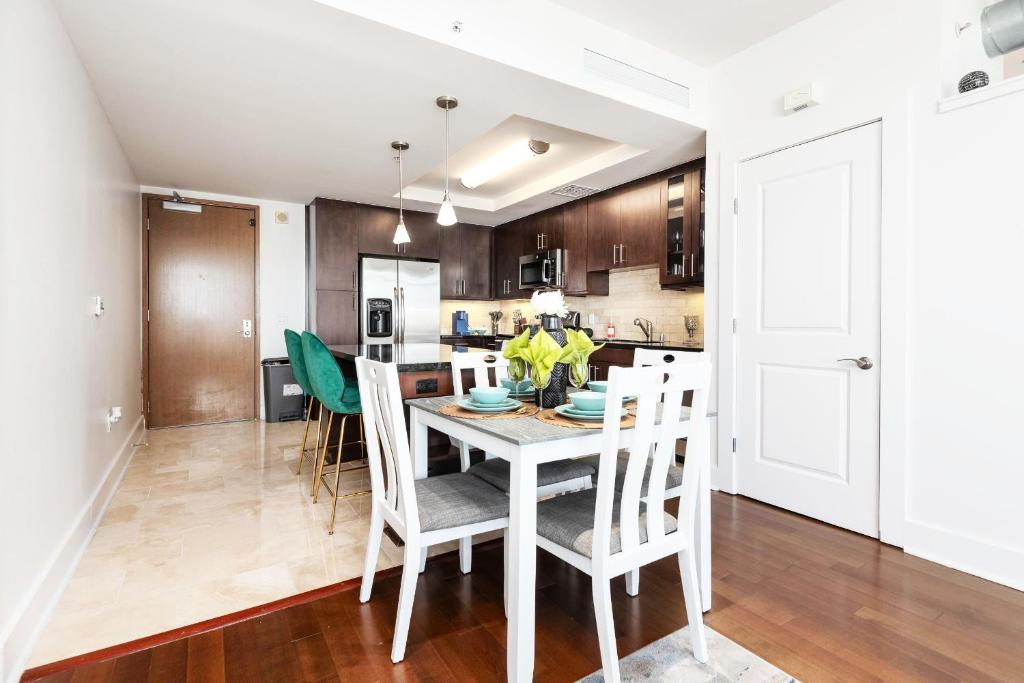 Sky-Rise Apartments, Los Angeles (updated prices 2025)