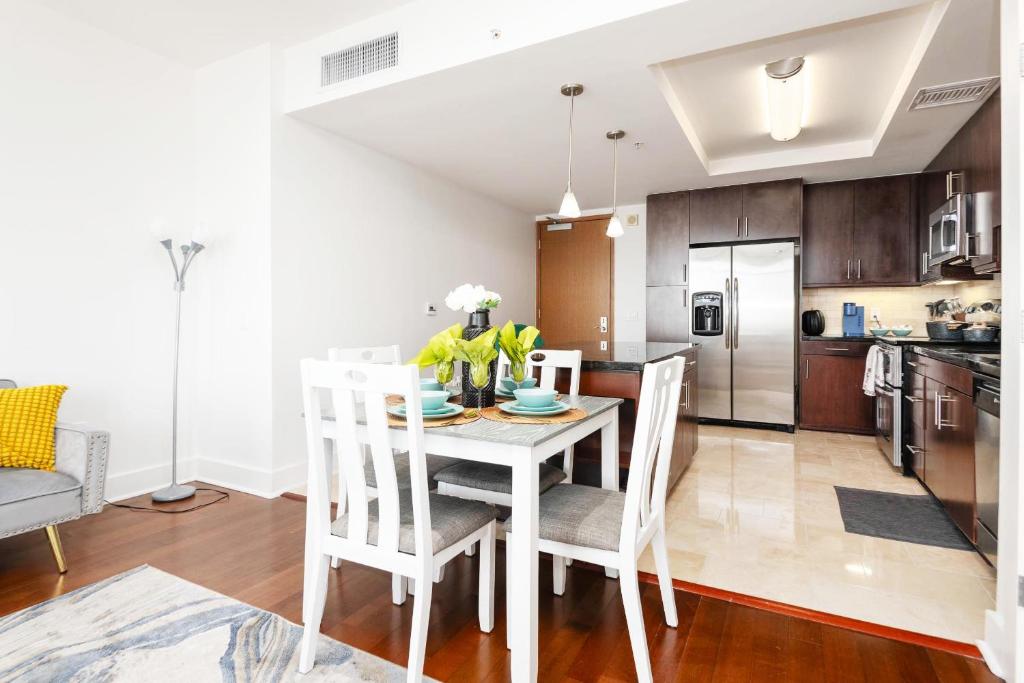 Sky-Rise Apartments, Los Angeles (updated prices 2025)