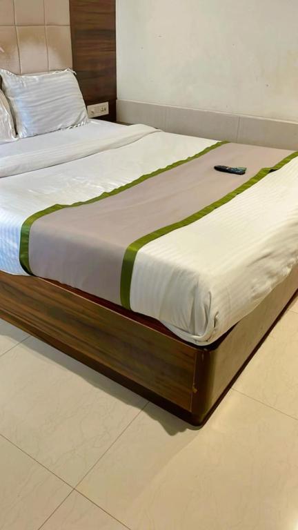 Glitz Hotels Regal International - Nr International Airport Mumbai ...