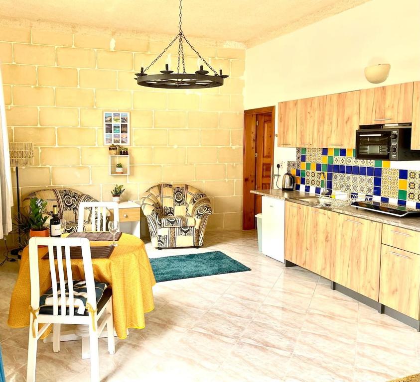 Stunning Spacious Studio with Garden Terrace Gozo, Sannat (updated ...