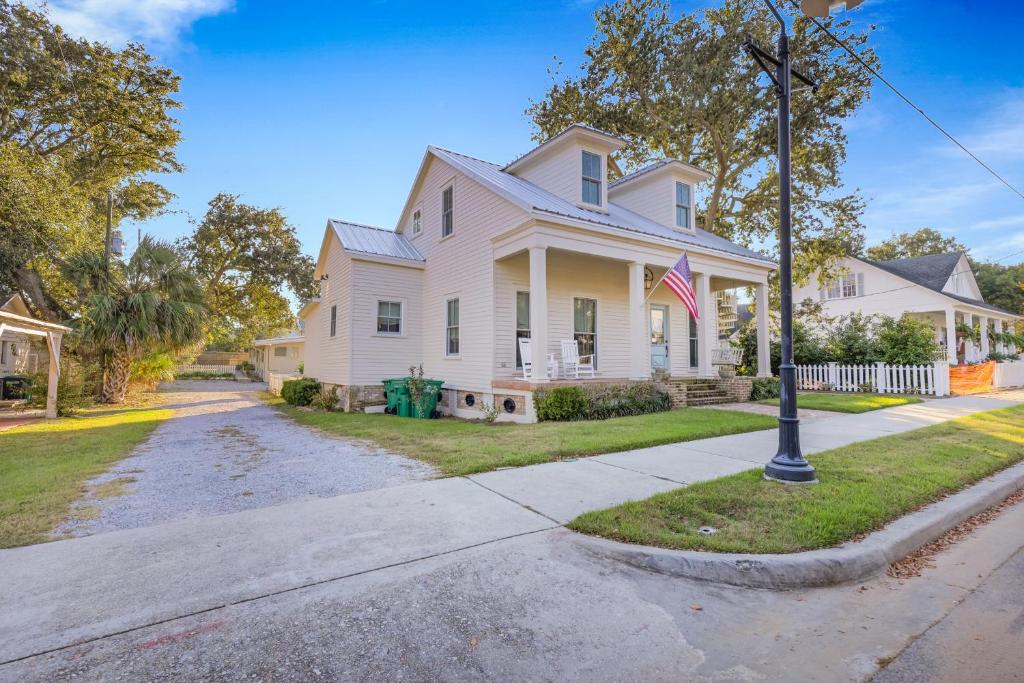 Drackett House by Whiskey Properties, Bay Saint Louis (updated prices 2025)