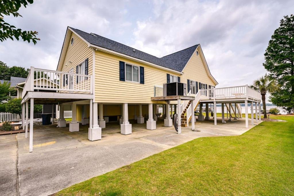 3 BR Riverfront House with Private Boat Dock, Chocowinity (updated ...