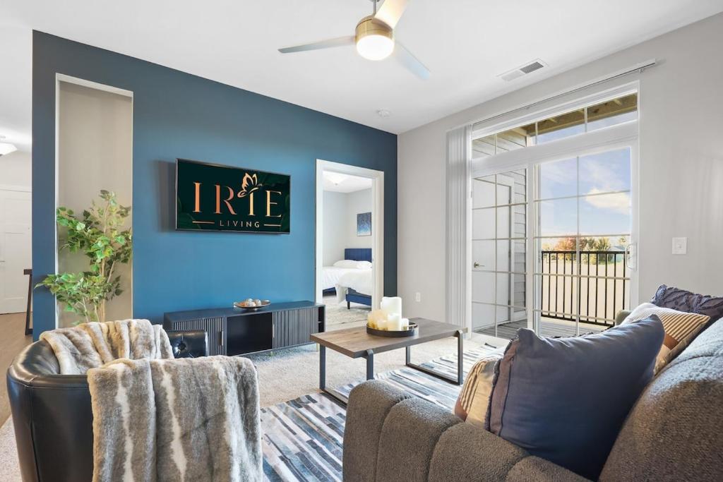 IRIE Living 2BD Retreat Grand Park with King Bed and Gym, Westfield ...